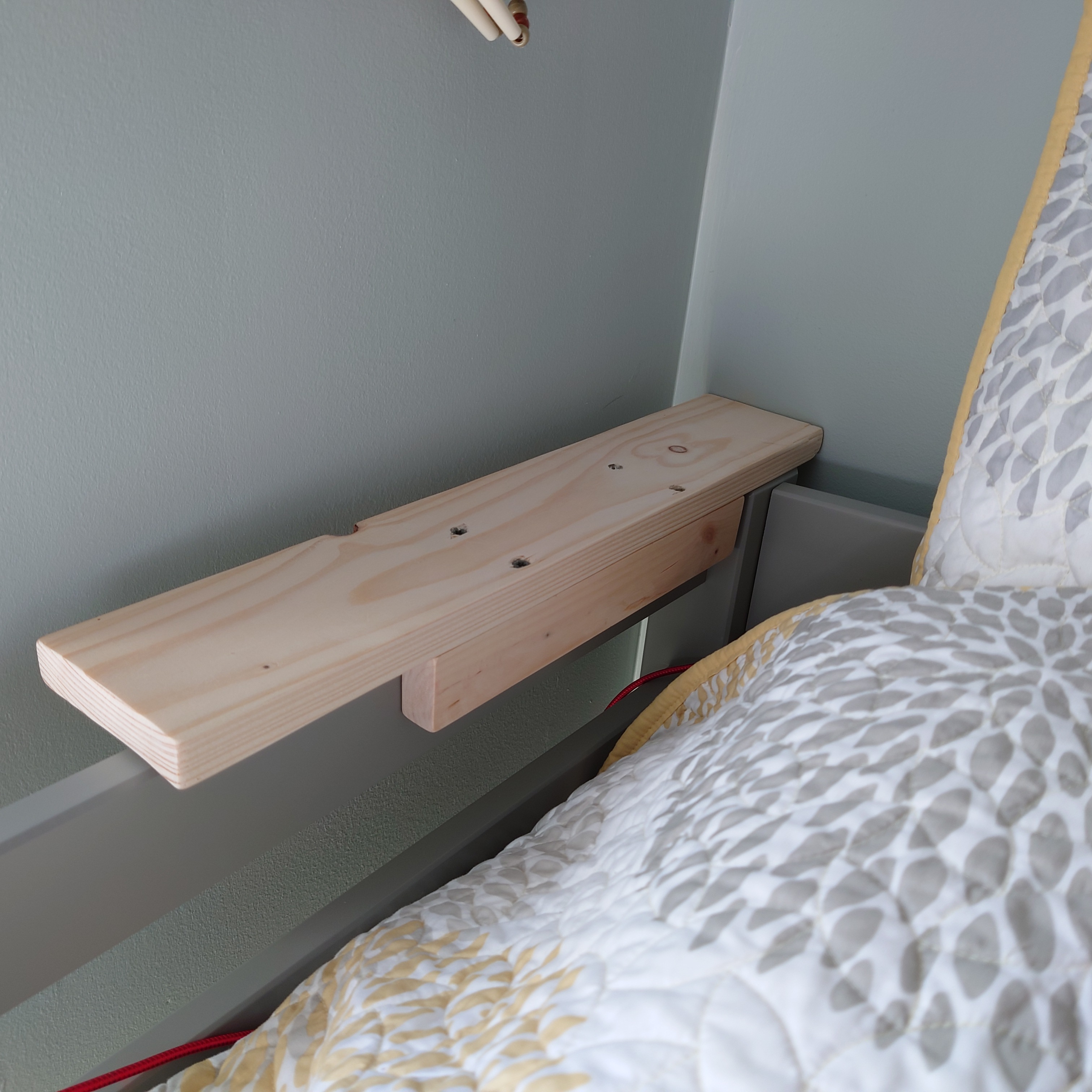 DIY: Bed Rail Table – Stuff!