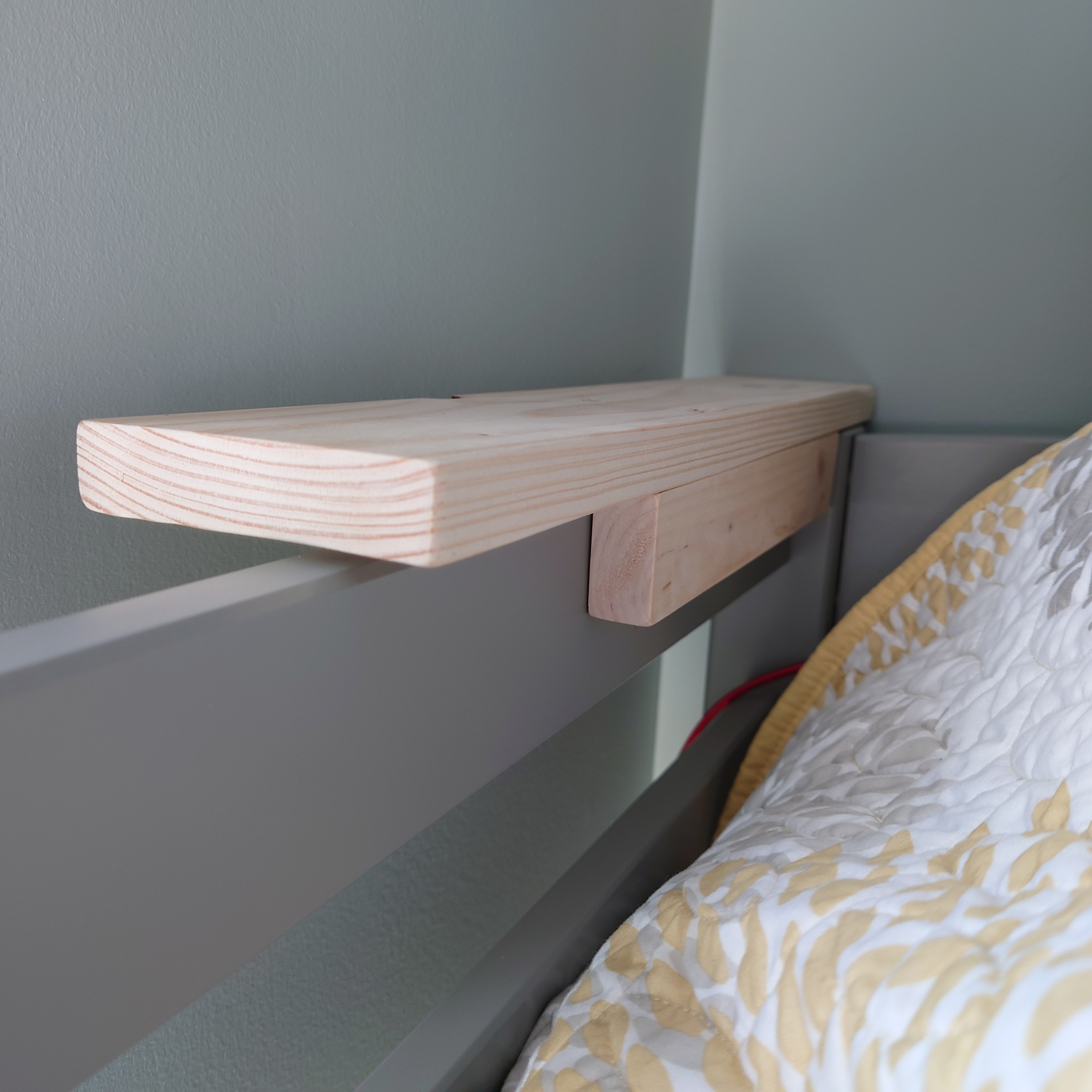 DIY: Bed Rail Table – Stuff!