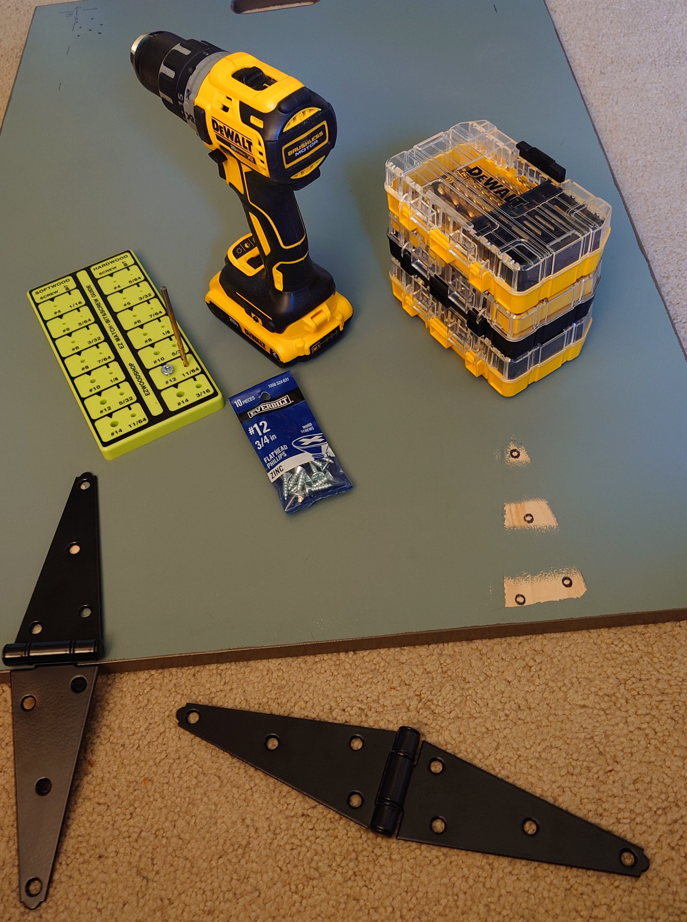 DIY: Attaching a Folding Table to an Existing Bookshelf – Stuff!