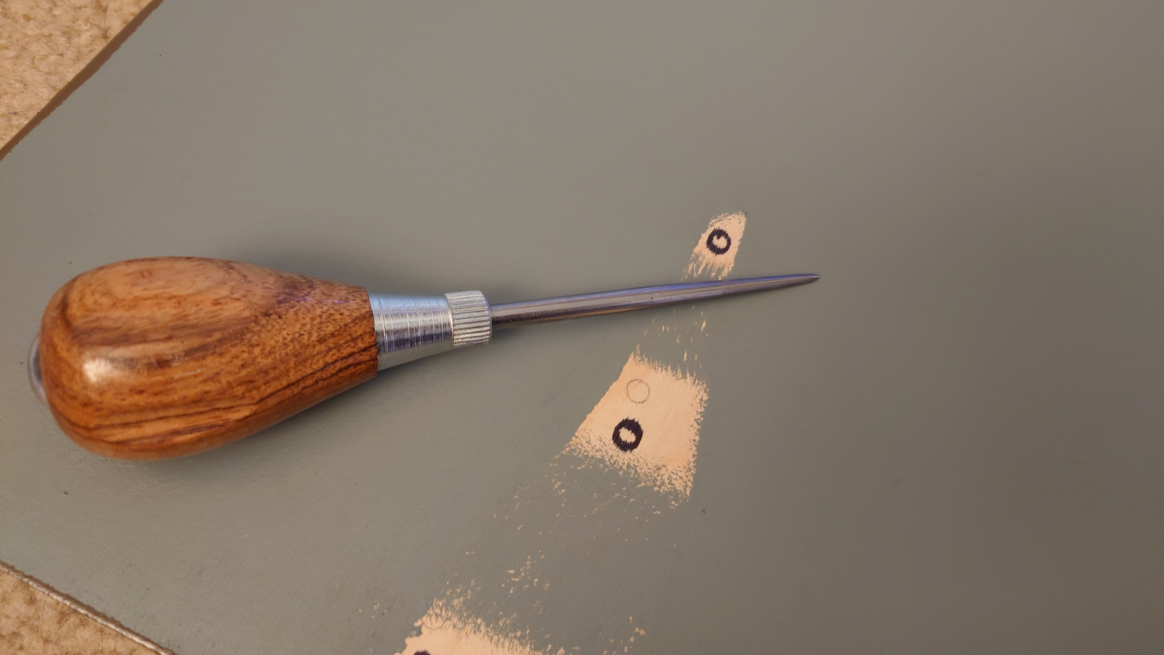 DIY: Attaching a Folding Table to an Existing Bookshelf – Stuff!