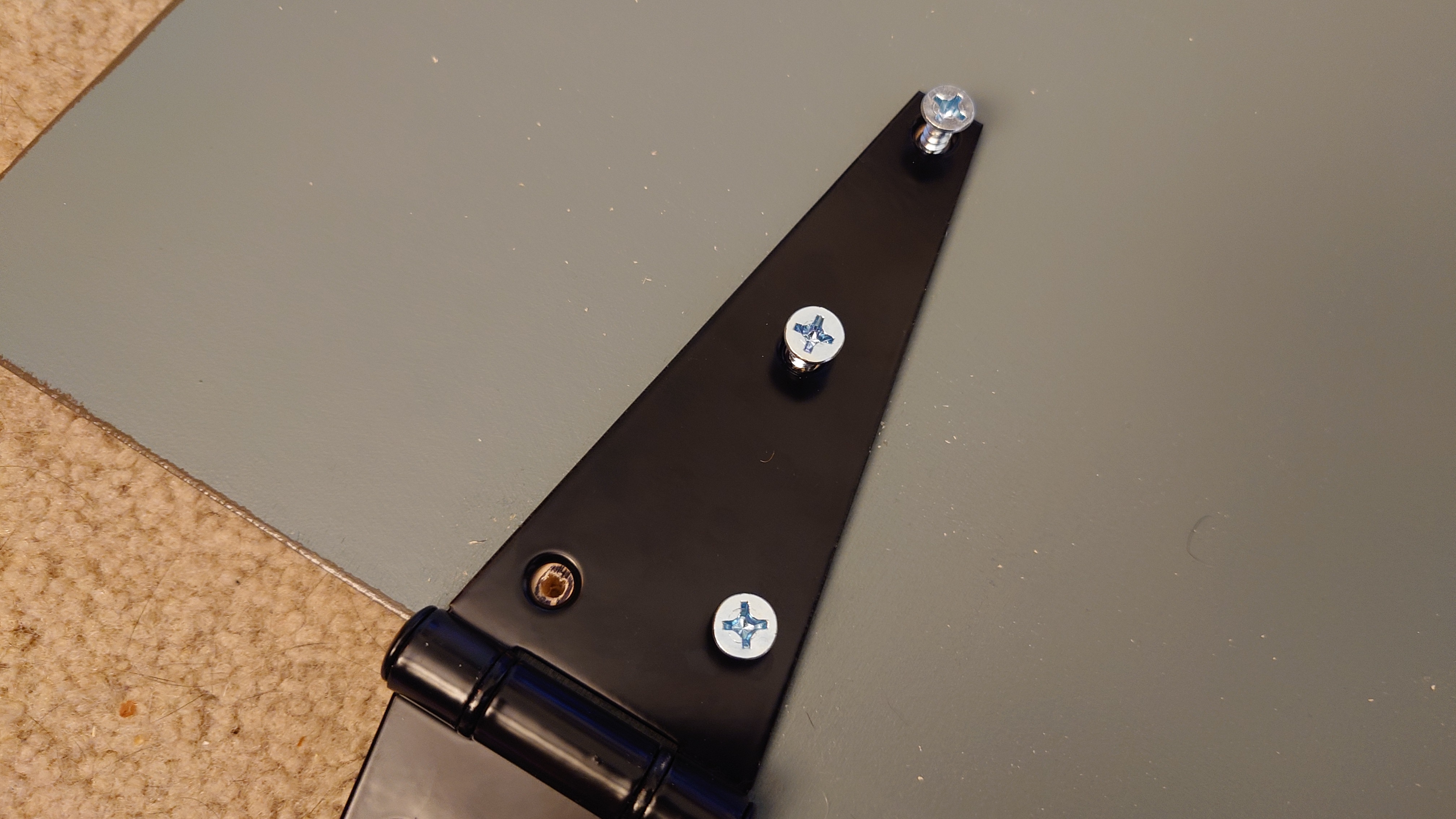 DIY: Attaching a Folding Table to an Existing Bookshelf – Stuff!